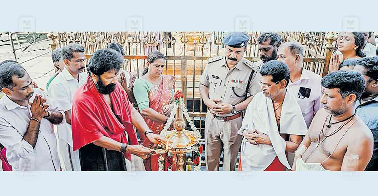 ചക്കുളത്തുകാവ്: പൊങ്കാല വരവറിയിച്ച് നിലവറ ദീപം തെളിഞ്ഞു | Edathua ...