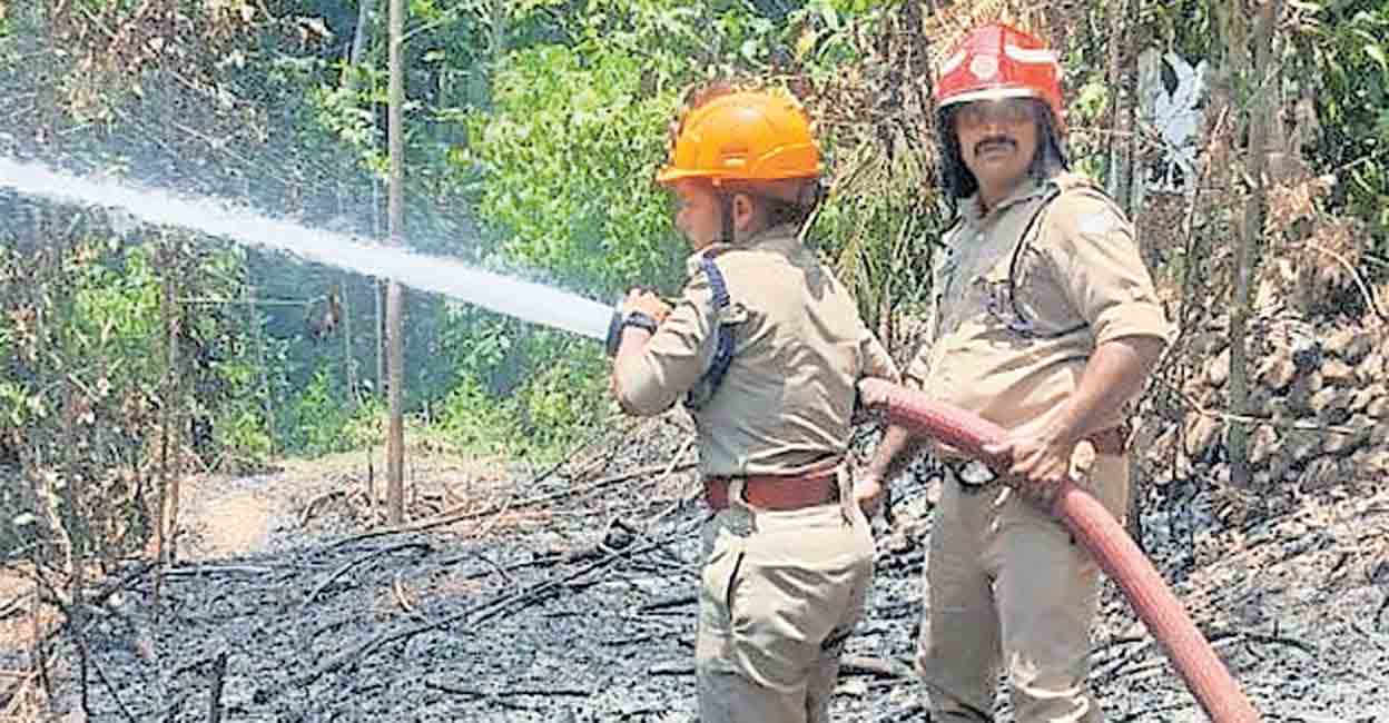 അഗ്നിരക്ഷാ സേനയ്ക്ക് കരുത്തായി നാലംഗ വനിതാസംഘം | Kerala Fire And Rescue ...