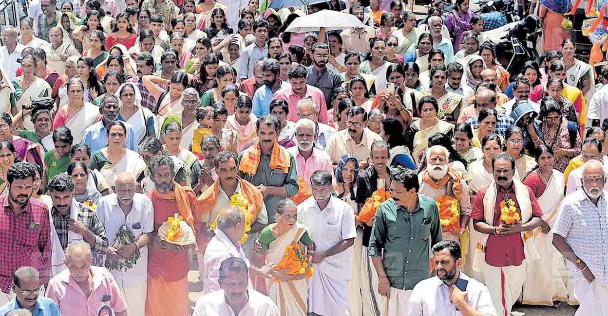 ആറന്മുളയുടെ അകംനിറച്ച് ഇന്ന് അഷ്ടമിരോഹിണി വള്ളസദ്യ | Ashtami Rohini ...