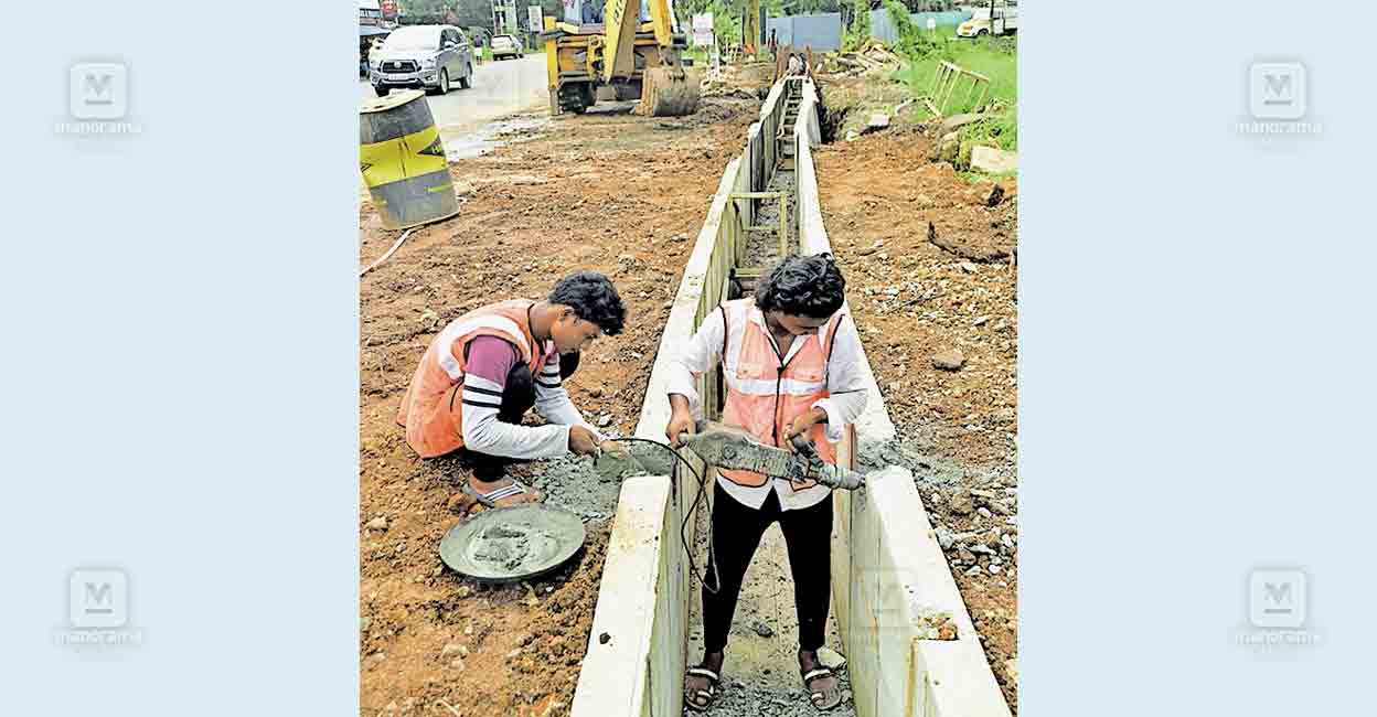 എംസിറോഡ് നവീകരണം: അനുവദിച്ച 39 കോടിക്ക് വയസ്സ് രണ്ട്; ഒടുവിൽ പാത നവീകരണം തുടങ്ങി | MC Road ...