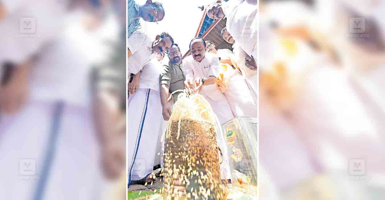 ആറന്മുള വള്ളസദ്യ സമാപിച്ചു; നടത്തിയത് 524 വള്ളസദ്യകൾ | Aranmula Boat ...