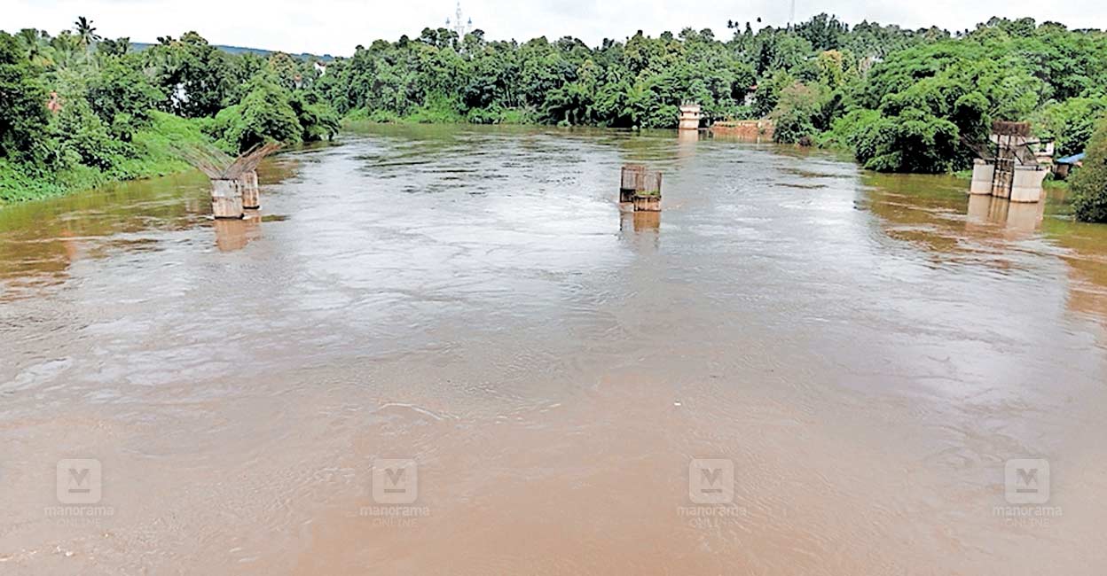 കിഴക്കൻമലയോരത്ത് കനത്ത മഴ; നദികളിൽ ജലനിരപ്പുയർന്നു | Ranni floods ...