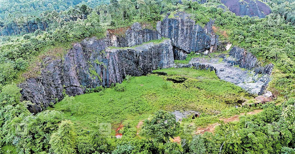 പത്തനംതിട്ടയിൽ എപ്പോൾ വേണമെങ്കിലും സംഭവിക്കാവുന്ന ദുരന്തം; സുരക്ഷയെന്ന ...