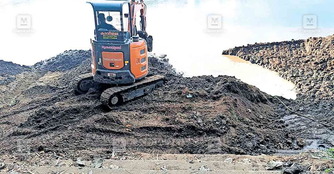 തോട്ടമൺ മൂത്തേടത്ത് കടവ്; നവീകരണം പുരോഗമിക്കുന്നു | Ranni irrigation ...
