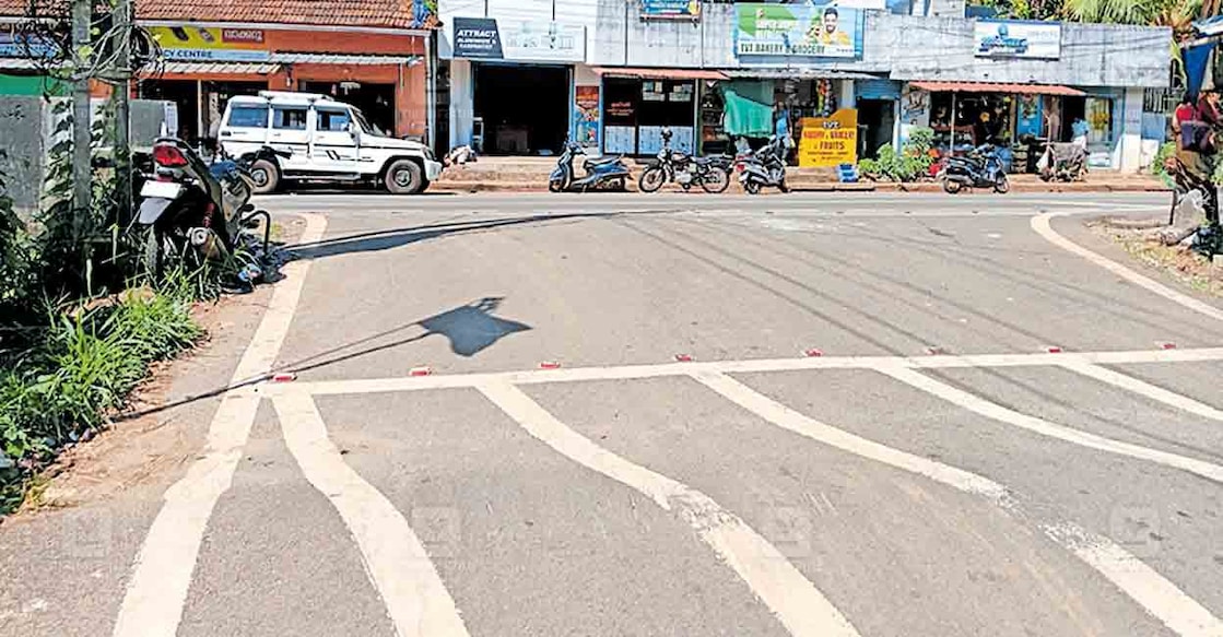 പുനലൂർ‌–മൂവാറ്റുപുഴ പാത: സുരക്ഷയില്ലാതെ മാടത്തുംപടി ജംക്‌ഷൻ‌ | Road ...