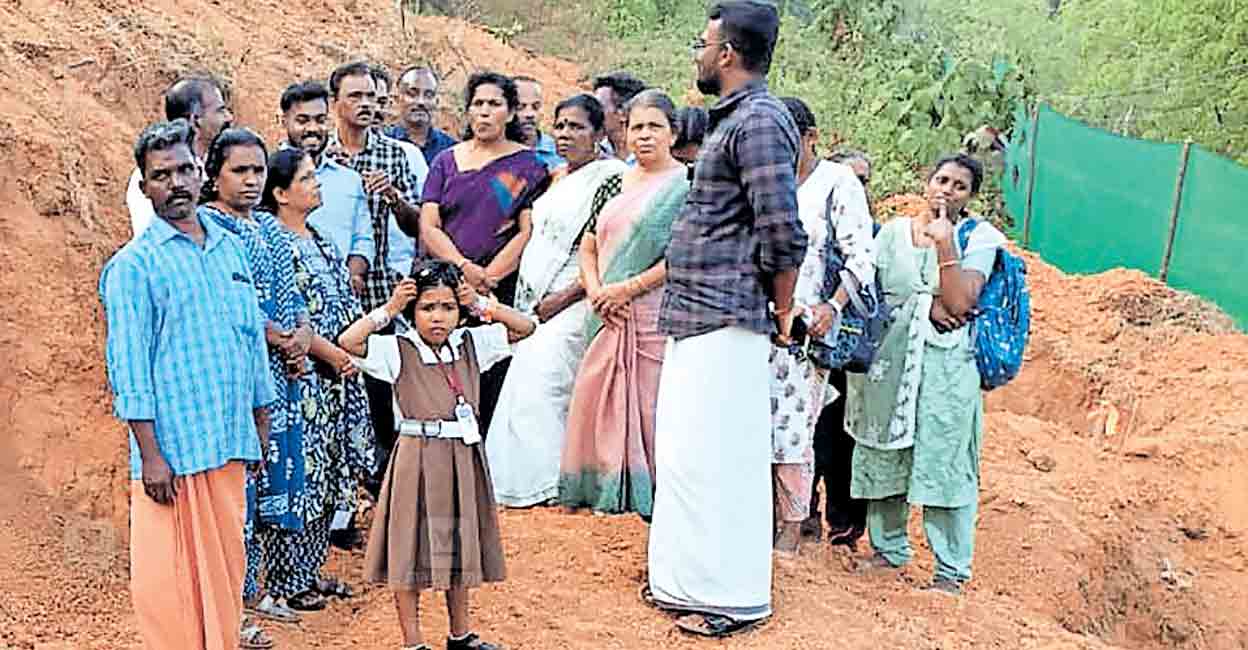 മണ്ണെടുപ്പ് ഭീഷണിയിൽ കീരിക്കുന്നുമല; നിയമവിരുദ്ധ പ്രവർത്തനങ്ങൾ നി ...