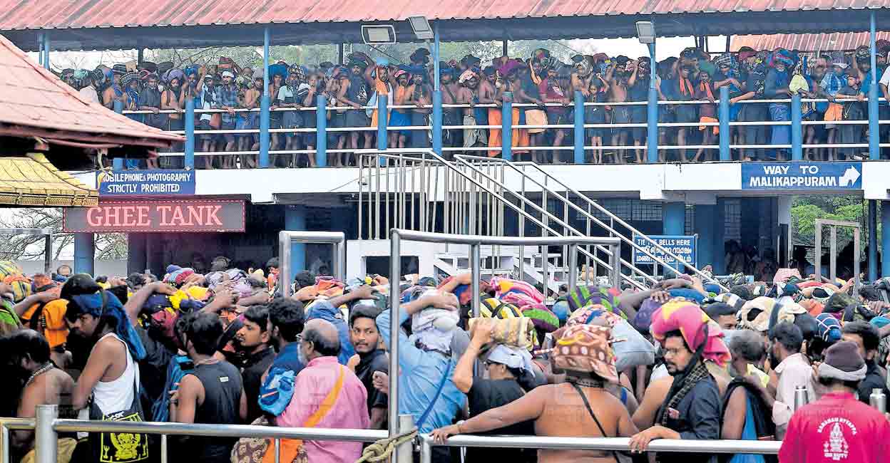 മകരവിളക്കിന് 10 ദിവസം; ഭക്തജനത്തിരക്കിൽ സന്നിധാനം | Sabarimala ...