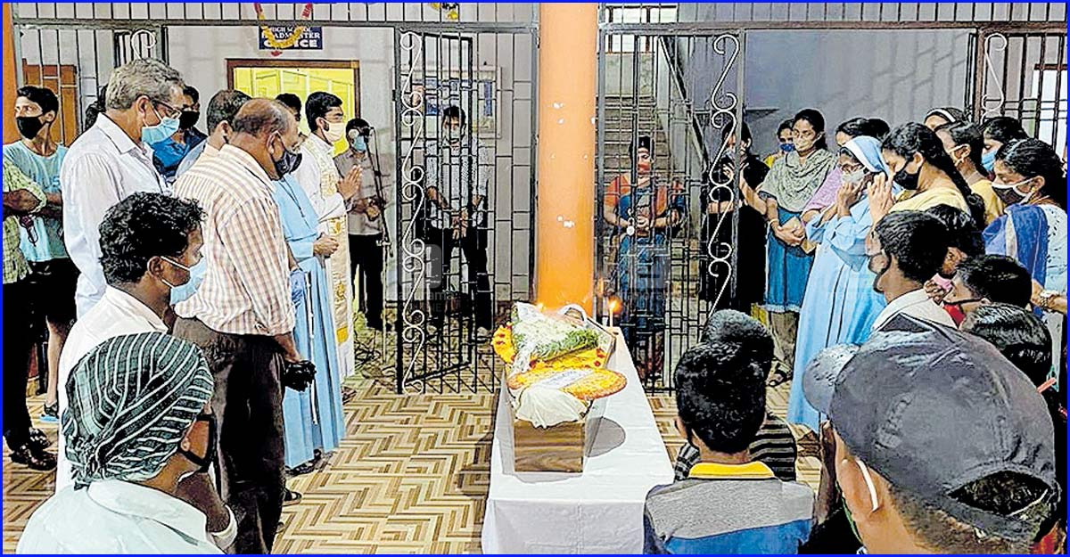 ആനയുടെ അടിയേറ്റു മരണം, ചലനമറ്റ ചെറുമകനെ കെട്ടിപ്പിടിച്ച് അമ്മൂമ്മ ...