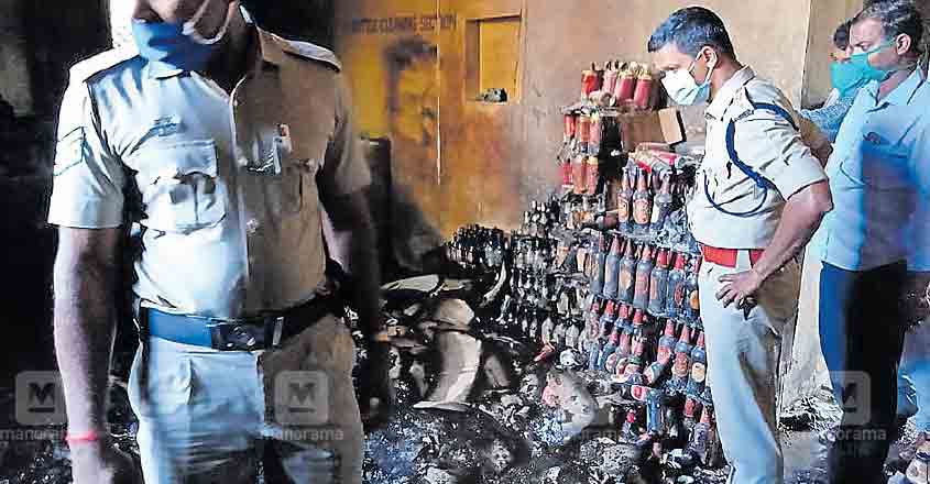 മദ്യഷോപ്പിൽ തീപിടിത്തം; അപകടം ഒന്നര മാസത്തിനു ശേഷം കട തുറന്നപ്പോൾ