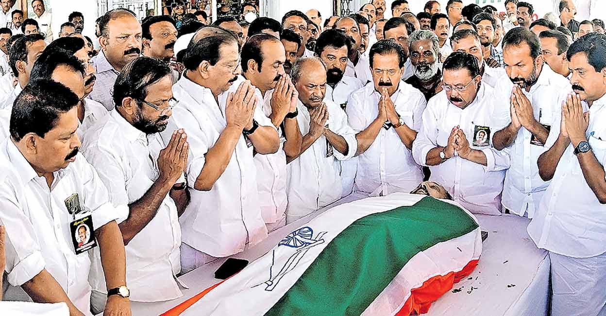 പ്രതാപചന്ദ്രന് യാത്രാമൊഴി നൽകി തലസ്ഥാനം