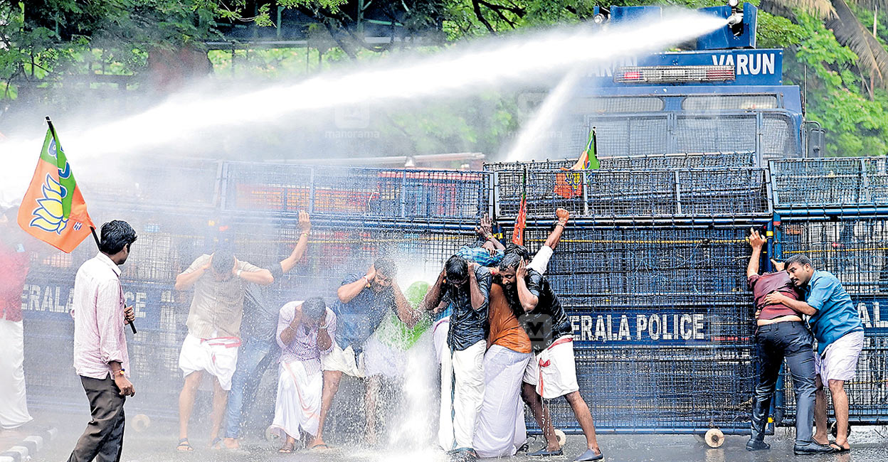 യുവമോർച്ച നിയമസഭാ മാർച്ചിൽ സംഘർഷം