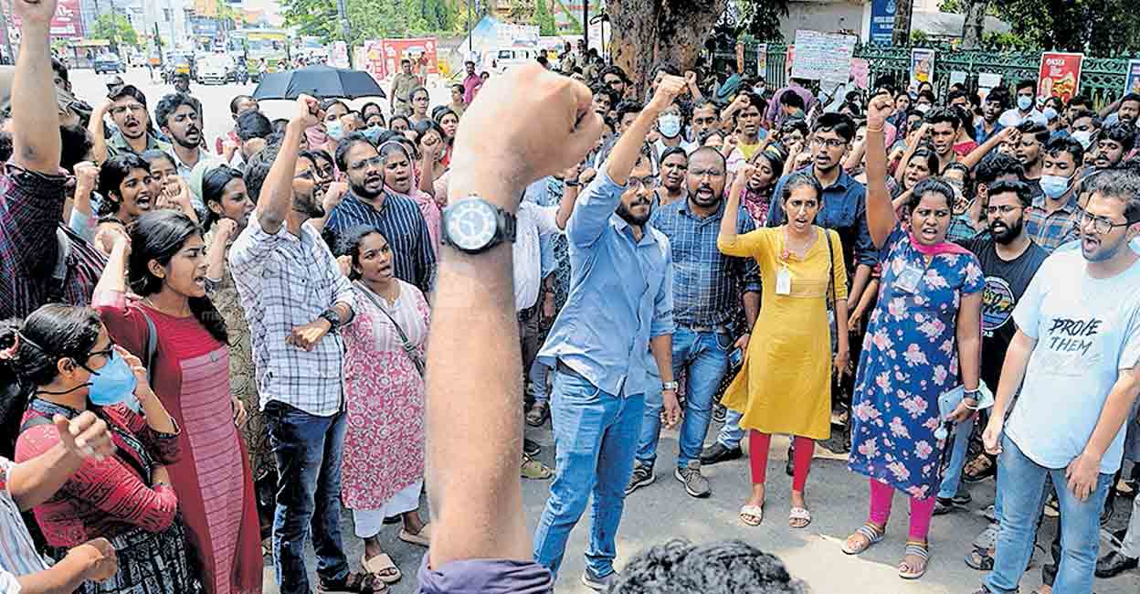 കൊട്ടാരക്കര ആശുപത്രിയിൽ ജീവൻ രക്ഷാ സംവിധാനം ഇല്ലായിരുന്നു: ഡോക്ടർമാർ | Vandana Murder Case In ...
