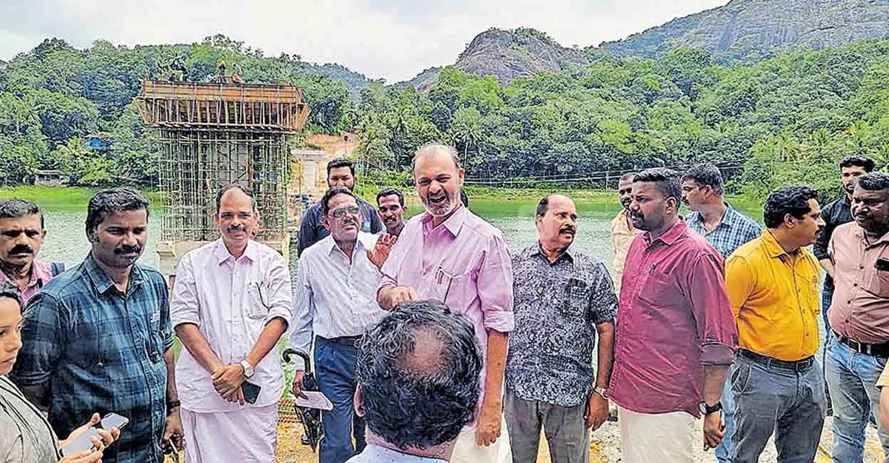 ‘കുമ്പിച്ചൽക്കടവ് പാലം അടുത്തവർഷം തുറക്കും’