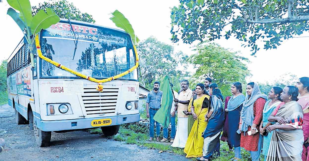 ബോണക്കാട് സ്റ്റേ ബസ് വീണ്ടും..