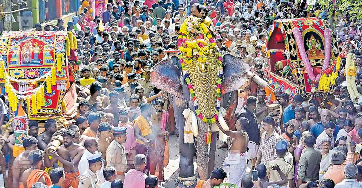 ഭക്തിവഴിയിൽ പുണ്യം പകർന്ന് നവരാത്രി വിഗ്രഹ ഘോഷയാത്ര | Navaratri ...