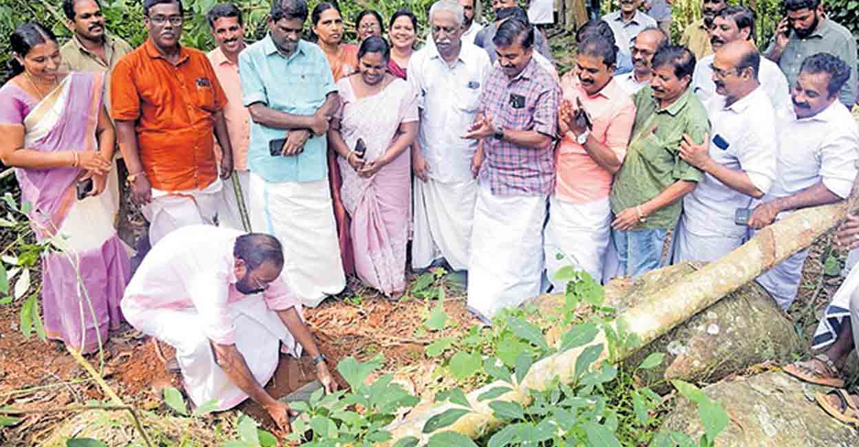 അശാന്തം! ‘ശാന്തിയിടം’; ക്രിമറ്റോറിയം തറക്കല്ലിടലിനിടെ സംഘർഷം ...