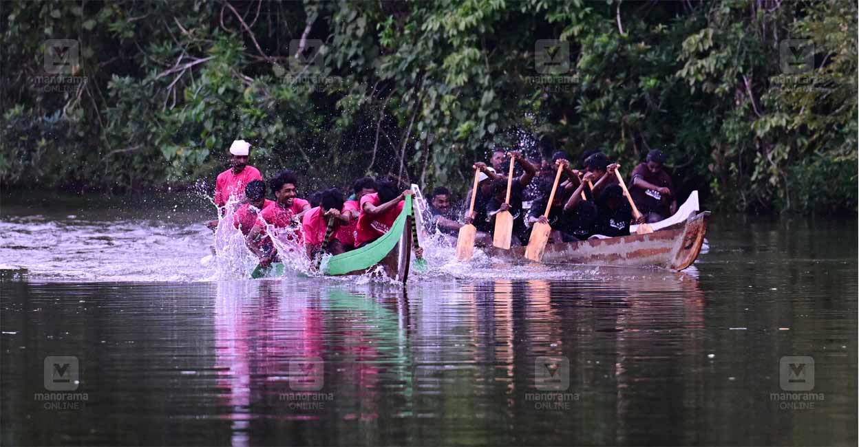 ആവേശം അലതല്ലിയ വള്ളംകളി മത്സരത്തിൽ 'പടക്കുതിര' കപ്പിൽ മുത്തമിട്ടു ...
