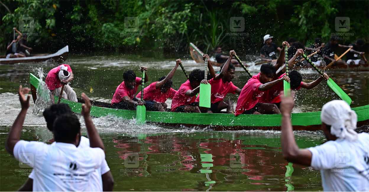ആവേശം അലതല്ലിയ വള്ളംകളി മത്സരത്തിൽ 'പടക്കുതിര' കപ്പിൽ മുത്തമിട്ടു ...