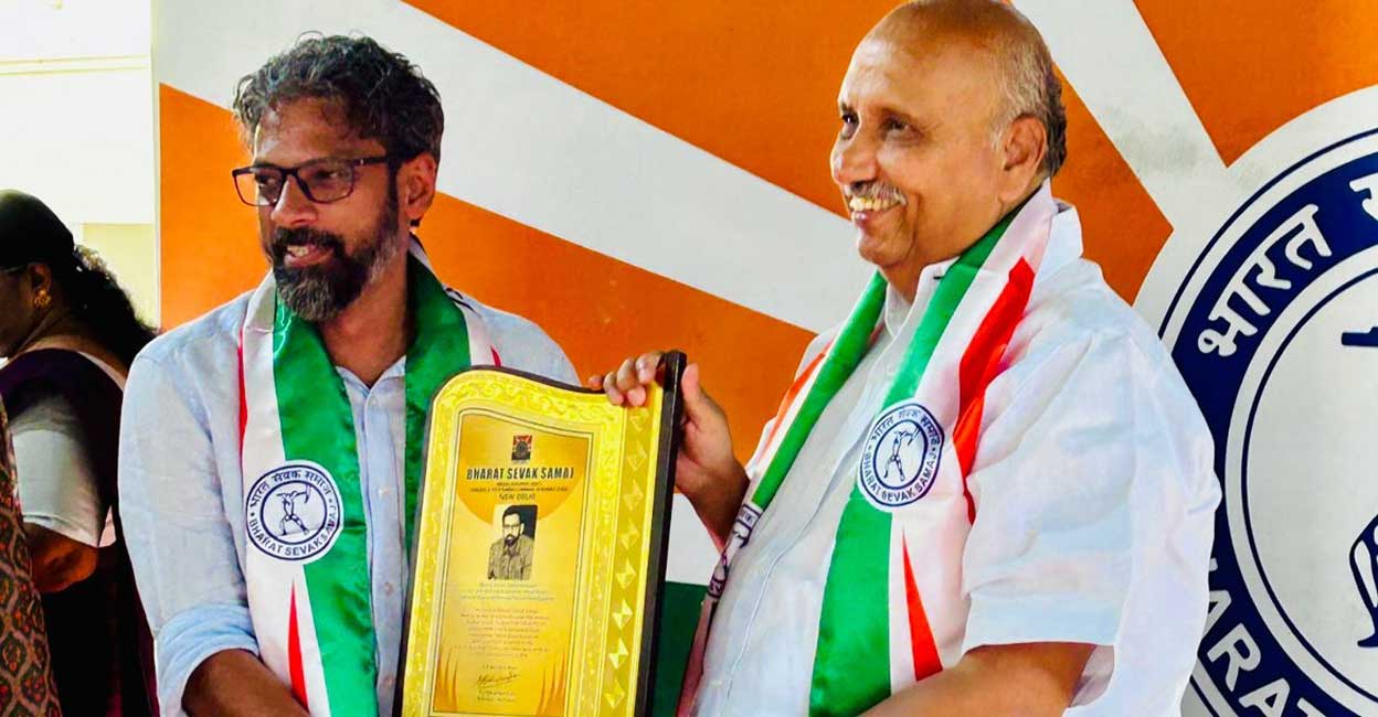 സുകേഷ് ആർ. പിള്ളയ്ക്ക് ഭാരത് സേവക് സമാജ് ദേശീയ പുരസ്കാരം സമ്മാനിച്ചു ...