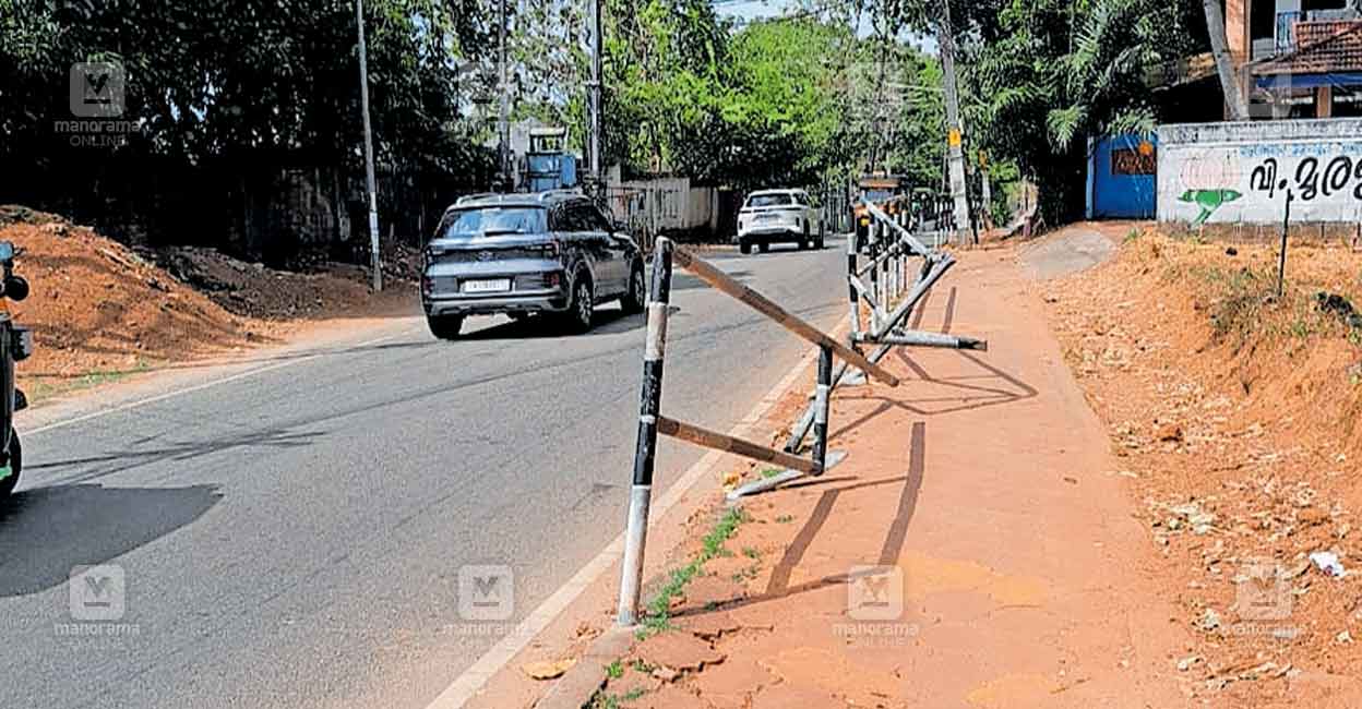 നടപ്പാതയും കൈവരിയും സുരക്ഷയ്ക്ക് ഭീഷണി | Varkala | Varkala beach road ...