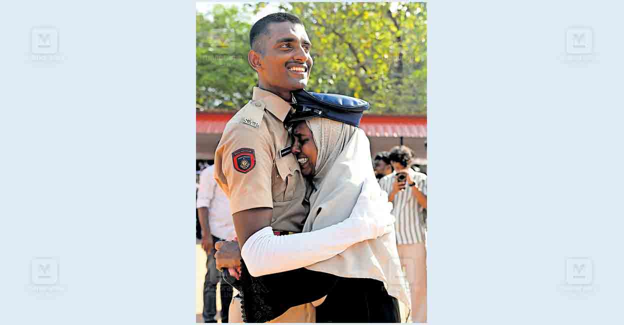 പൊലീസിലേക്ക് 408 പേർകൂടി | Kerala Police Passing Out Parade ...