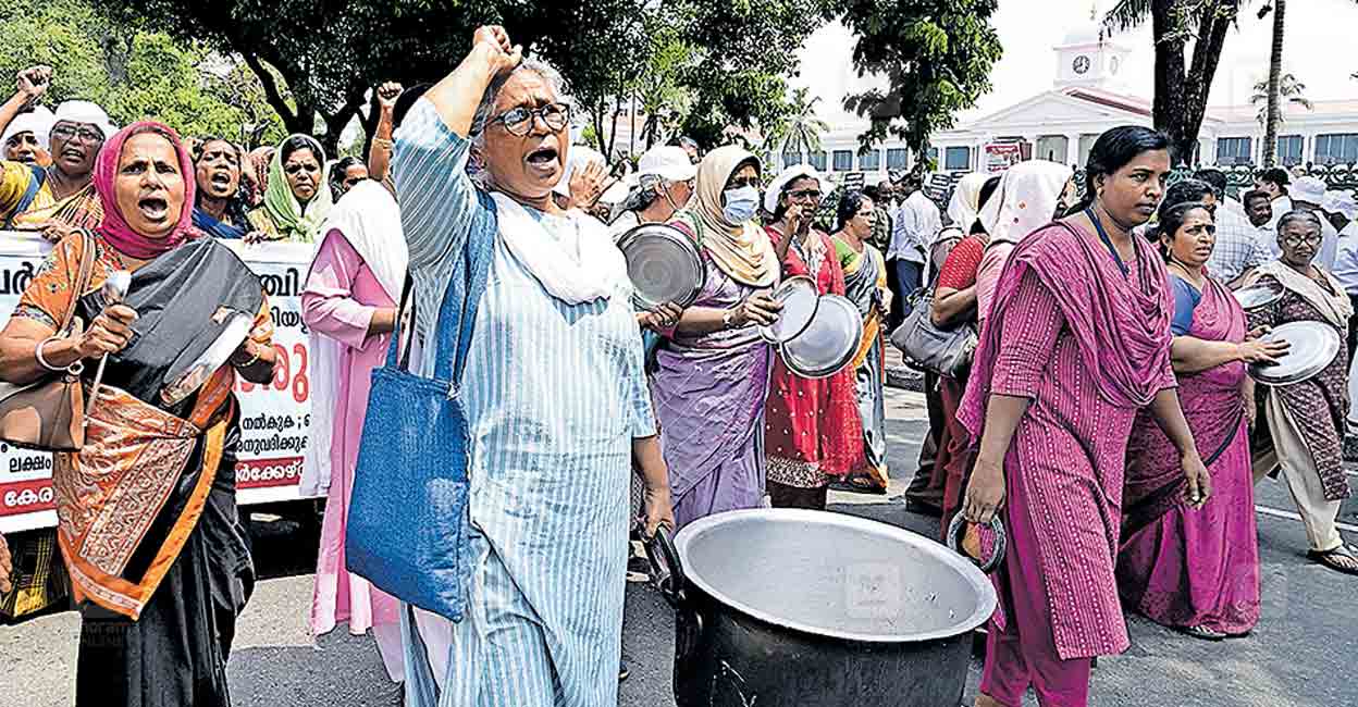 കുറയാതെ ജോലിഭാരം, ശമ്പളം കിട്ടാനും അത്യധ്വാനം; ‘ആശ’യറ്റ് അവർ | Asha ...