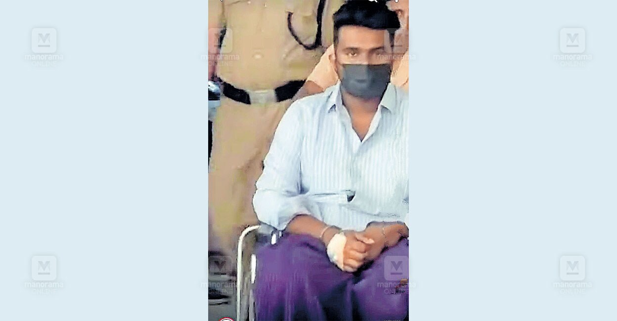 'കുറ്റബോധമില്ലാത്ത പെരുമാറ്റം, ചിലപ്പോൾ നിശ്ശബ്ദൻ , ഭക്ഷണം കഴിക്കാൻ താ ...