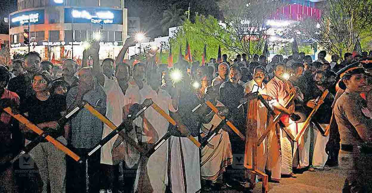 പ്രധാനമന്ത്രിയുടെ സഞ്ചാരപാതയിൽ കത്താതെ തെരുവുവിളക്കുകൾ; സുരക്ഷാ ...