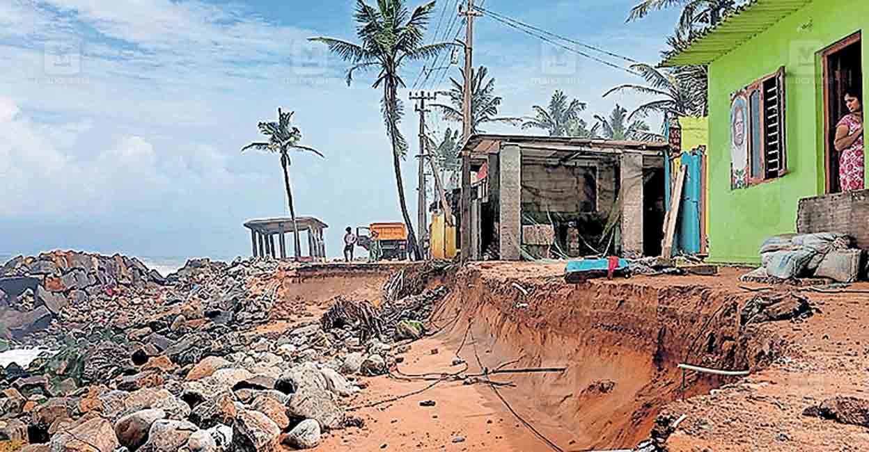 കലിയടങ്ങാതെ കടൽ‌; പെ‍ാഴിയൂർ മേഖലയിൽ വ്യാപക നാശം | Pozhiyoor | coastal erosion | sea erosion ...