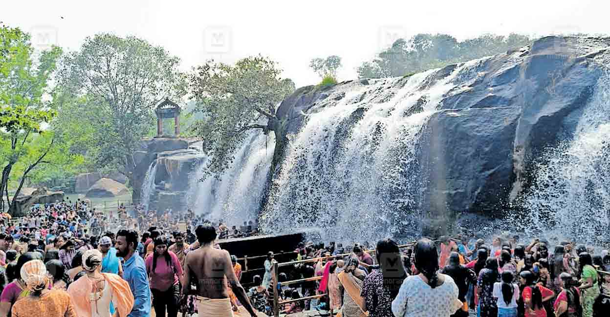 പൊങ്കൽ ആഘോഷം: കന്യാകുമാരിയിലെ ടൂറിസം കേന്ദ്രങ്ങളിൽ വൻ തിരക്ക് ...