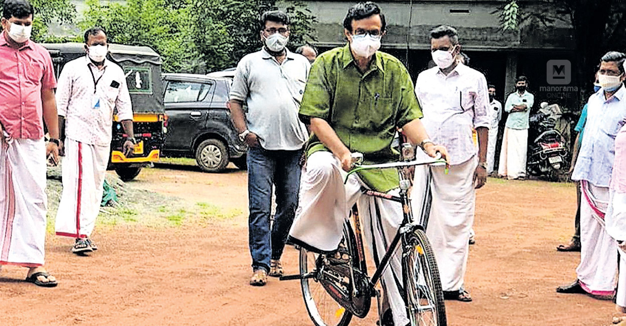 കേരള രാഷ്ട്രീയത്തിൽ ഒരു ‘ചവിട്ട്’ താരമായി നിൽക്കുമ്പോൾ, ഈ മുൻ മന്ത്രി ...