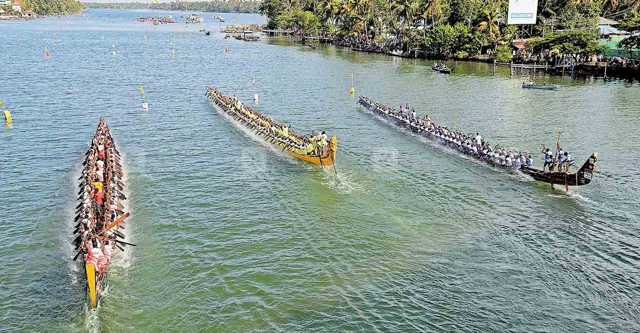 കോട്ടപ്പുറം വള്ളംകളി: പള്ളുരുത്തി ബോട്ട് ക്ലബ് ജേതാവ്