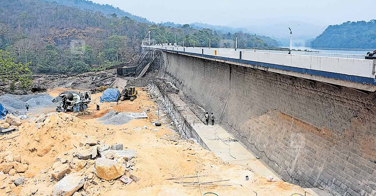 പെരിങ്ങൽക്കുത്ത് ഡാം നവീകരണം തുടങ്ങി