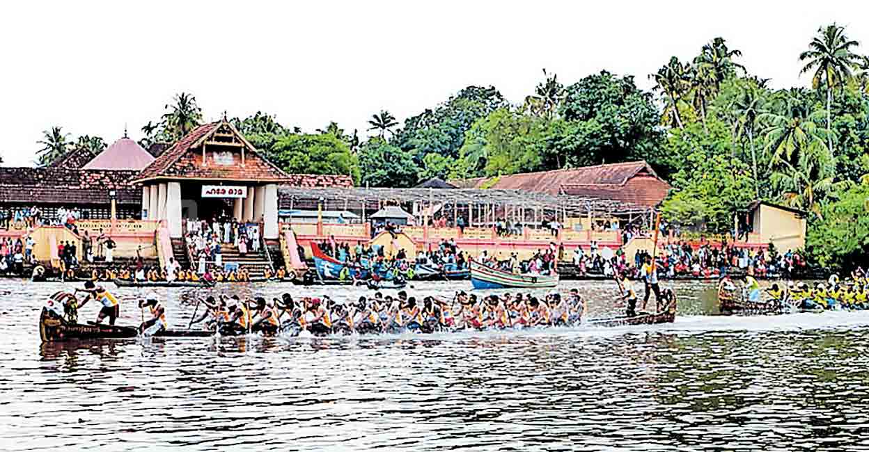 തൃപ്രയാർ ജലോത്സവം: താണിയനും ചെറിയപണ്ഡിതനും ജേതാക്കൾ