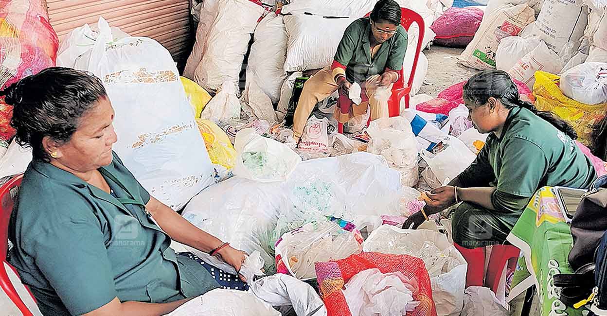 ഹരിതകർമ സേനയ്ക്ക് കൂലി ലഭിച്ചിട്ട് 2 മാസം