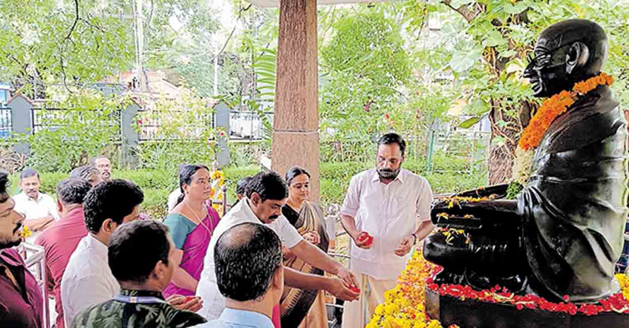 ആഘോഷമാക്കി ഗാന്ധിജയന്തി
