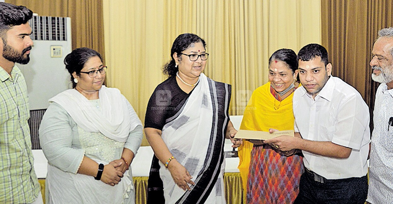 മന്ത്രി ബിന്ദുവിന്റെ പ്രത്യേക ഇടപെടൽ; അർജുന് തൃശൂരിലൊരു ‘സീറ്റ് ’ സ്വന്തം
