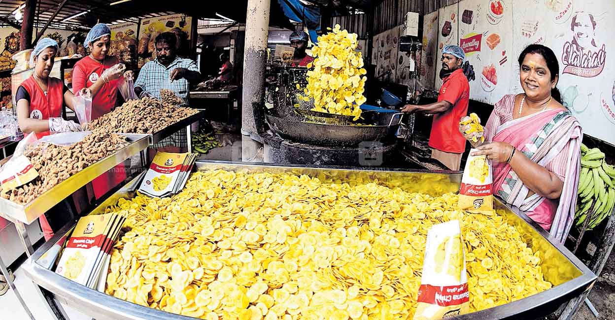 കൊതിയുണർത്തുന്ന മണവും നിറവും; ഓണത്തെ വരവേറ്റ് ഉപ്പേരി വിപണി