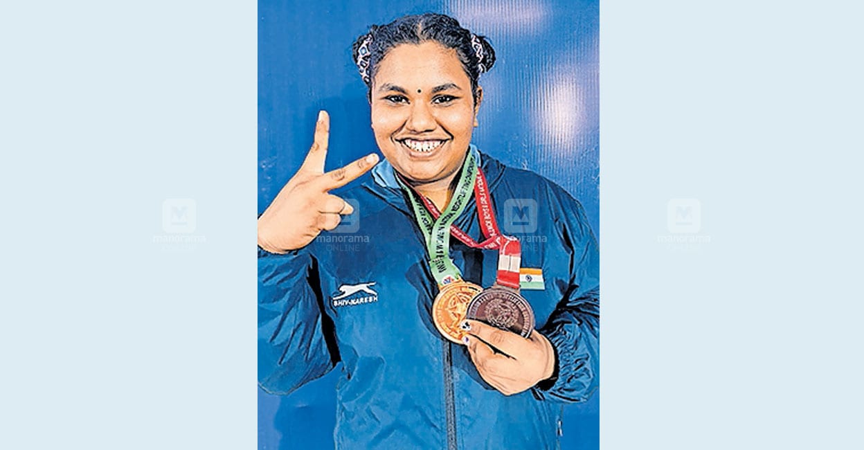 ഖേലോ ഇന്ത്യ ഭാരോദ്വഹനം: മൂന്നാഴ്ച; മൂന്നാം സ്വർണം നേടി അമൃത | Thrissur ...