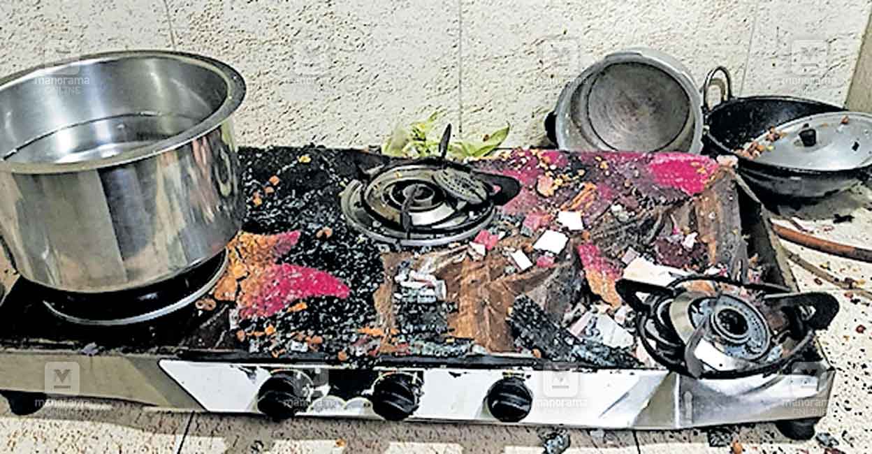 കുക്കർ പൊട്ടിത്തെറിച്ചു; പരുക്കേൽക്കാതെ വീട്ടമ്മ രക്ഷപ്പെട്ടു | Cooker ...