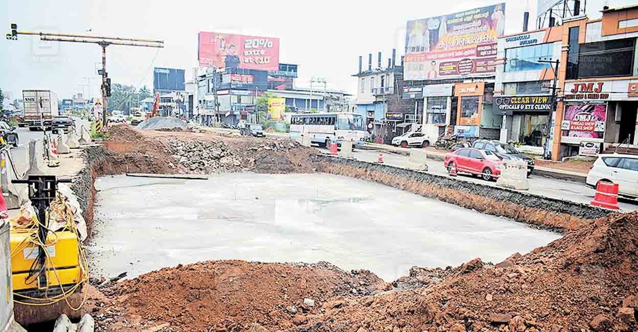 ആമ്പല്ലൂർ അടിപ്പാത നിർമാണം പുനരാരംഭിച്ചു; പില്ലറുകൾ ഉപേക്ഷിച്ചു ...