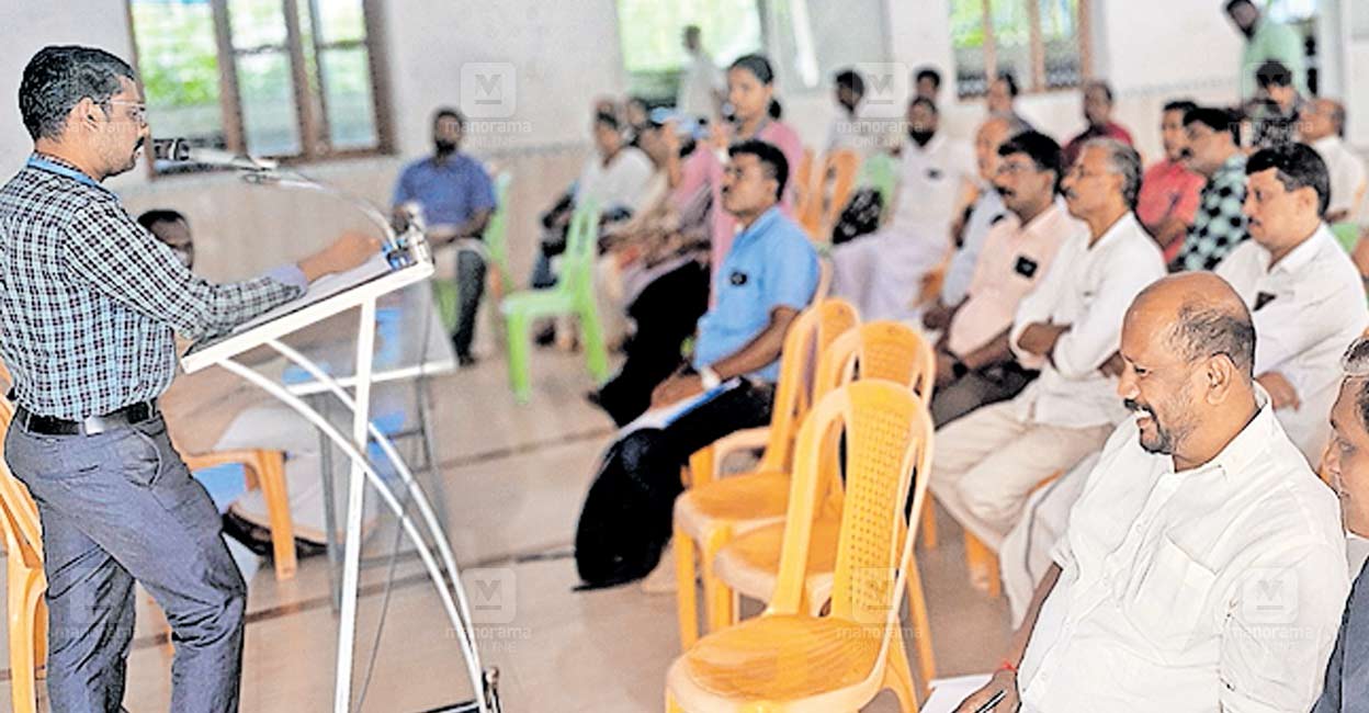 ചിറങ്ങര അടിപ്പാത സമവായത്തിന് വിളിച്ച യോഗത്തിൽ പ്രോജക്ട് ഡയറക്ട ...