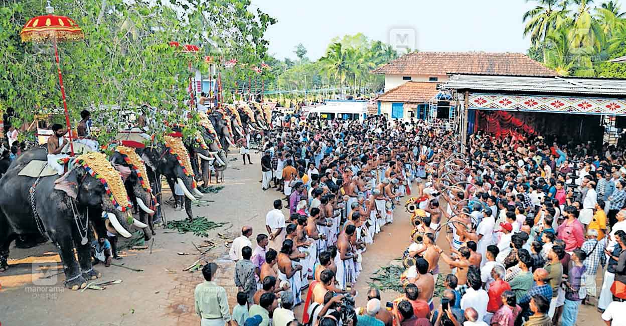 നെല്ലുവായ് ഏകാദശിക്ക് വൻ ഭക്തജനത്തിരക്ക് | Vaikunta Ekadashi ...