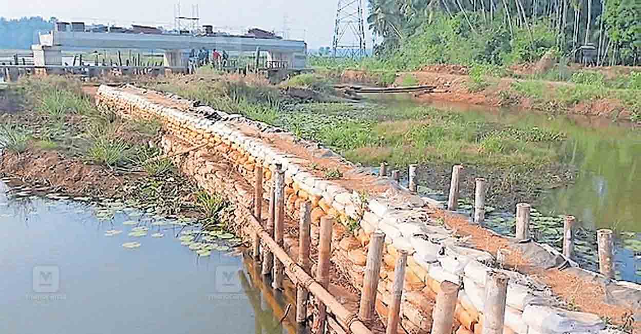 പാലം പണി വീണ്ടും...; 2005ൽ തുടങ്ങിയ നിർമാണം പാതി വഴിയില്‍ നിലച്ചു ...