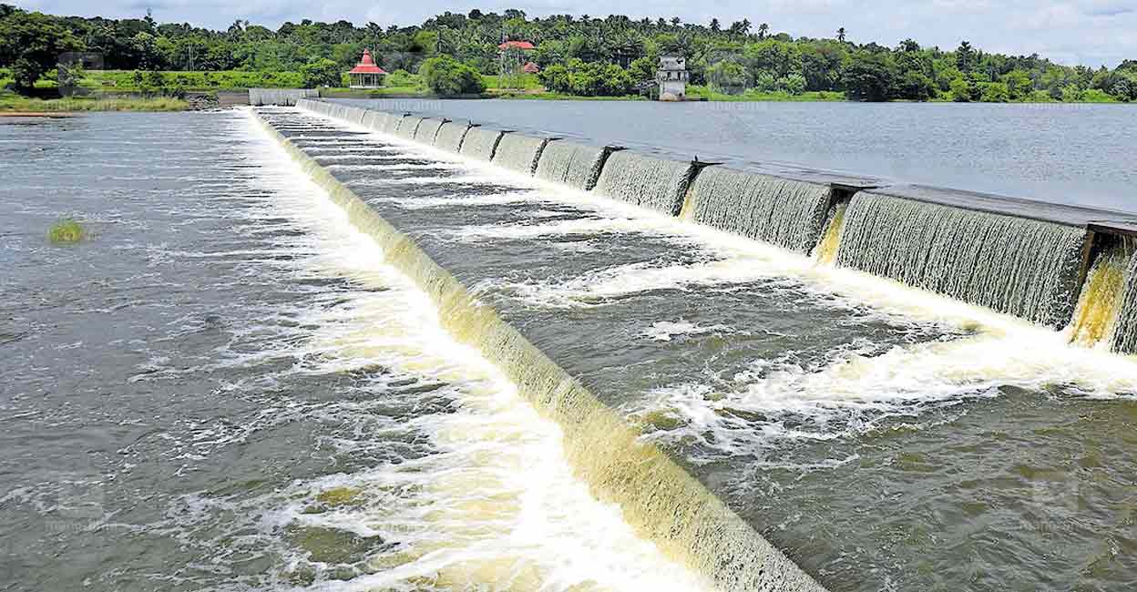 തടയണ തുറക്കുന്നില്ല; ആശങ്കയടക്കാനാകാതെ കർഷകർ | Koothilmukku dam ...