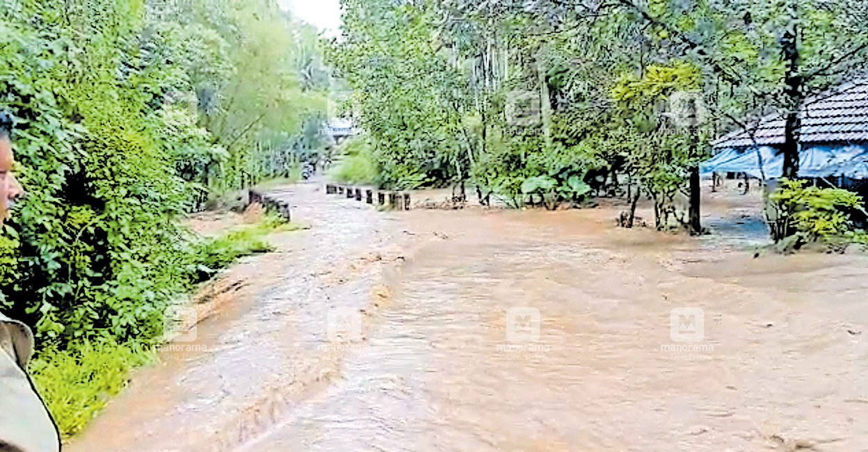 അതിതീവ്ര മഴ, മിന്നൽ പ്രളയം; പൂതാടിയിൽ കനത്ത നാശനഷ്ടം