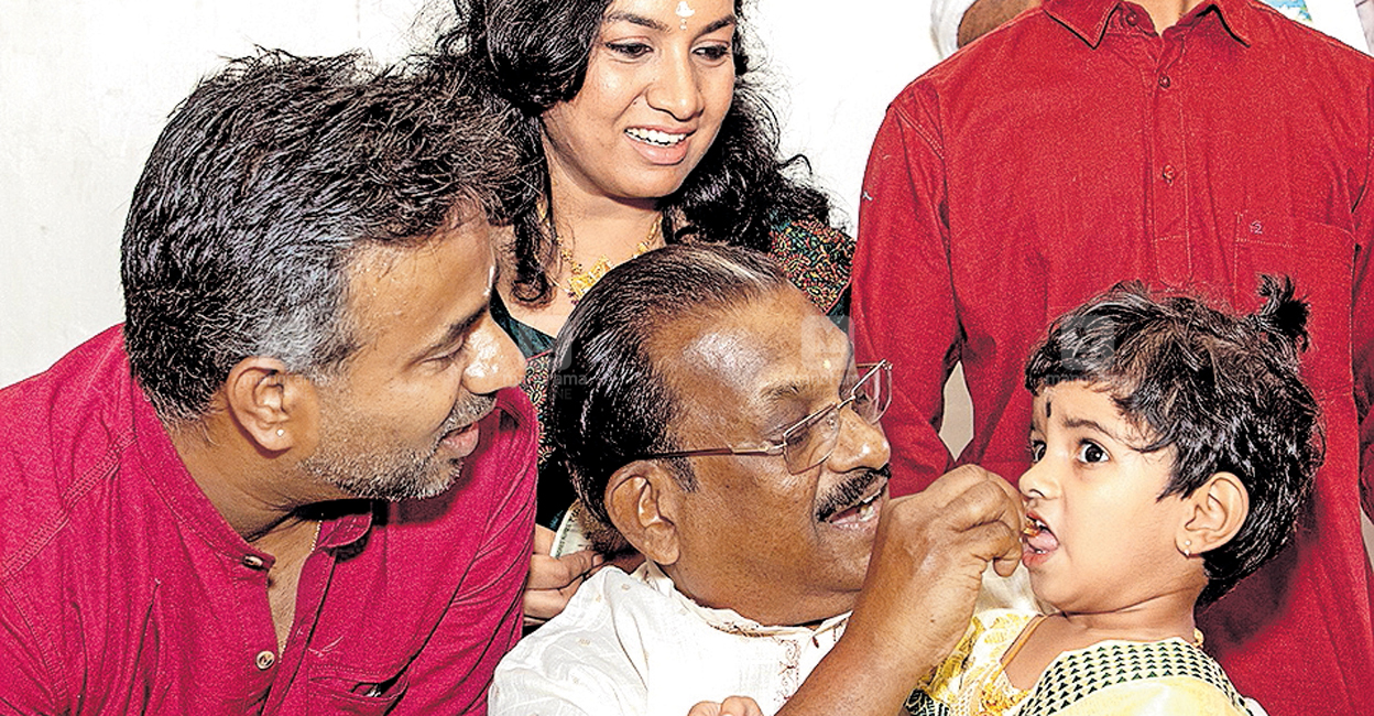2 വർഷത്തെ ഇടവേളയ്ക്കുശേഷം വീണ്ടും ആഘോഷമായി വിദ്യാരംഭം | Vidyarambham ...