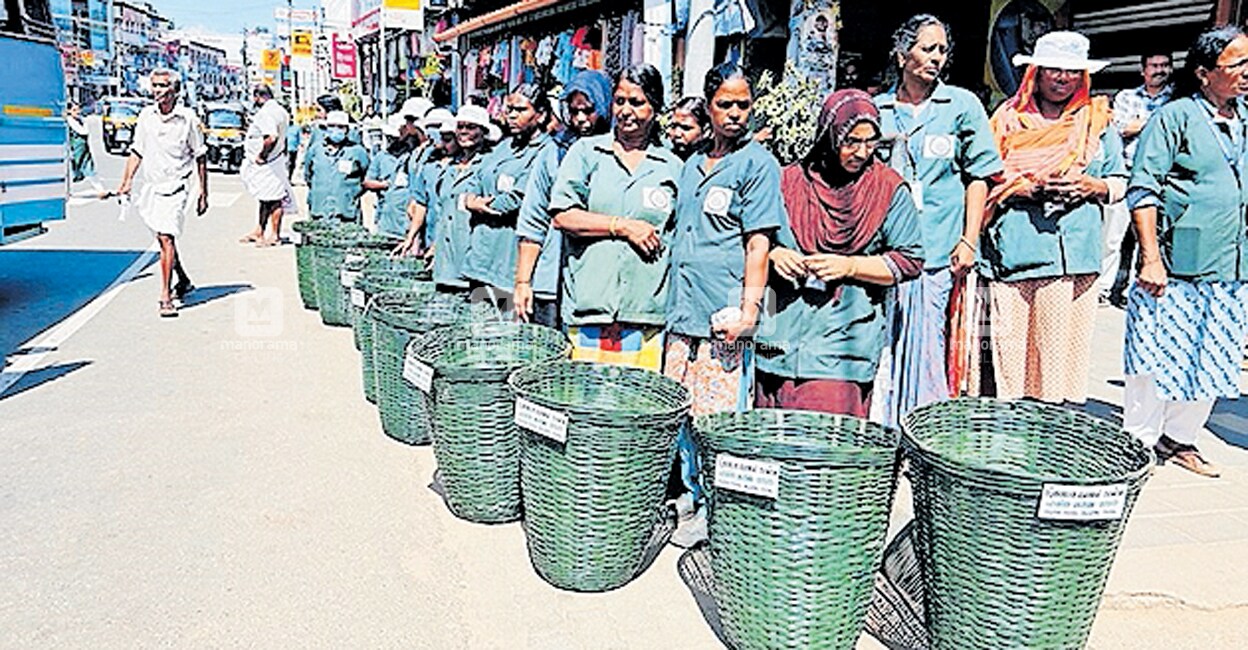 അജൈവ മാലിന്യം നിക്ഷേപിക്കാൻ ബത്തേരിയിൽ കുട്ടകൾ സ്ഥാപിച്ചു
