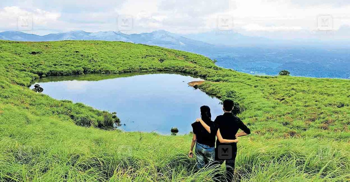 ഹൃദയ തടാകം വിളിക്കുന്നു; ടിക്കറ്റ് നിരക്ക് കേട്ടാൽ ഹൃദയം തകരരുത് ...