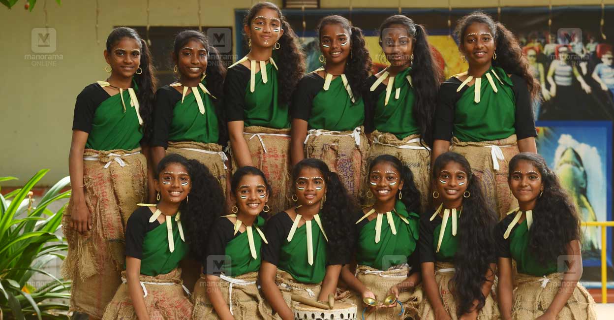 കലോത്സവത്തിൽ വേറിട്ട കാഴ്ചയൊരുക്കി പളിയ നൃത്തം-വിഡിയോ | Palaya Dance ...